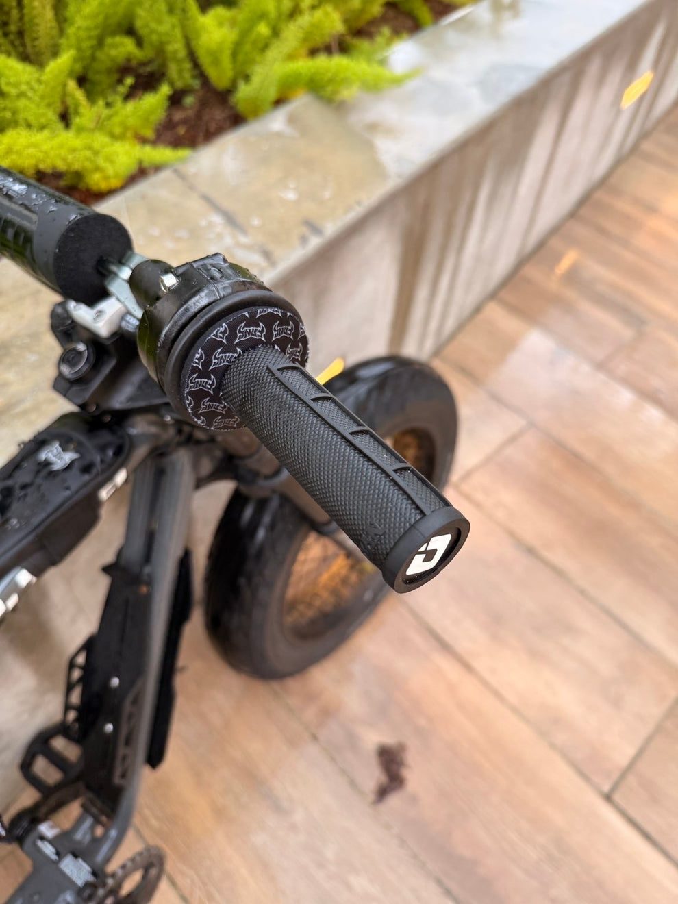 Surron Throttle for Super73 - Plug and Play Upgrade | AmpMoto